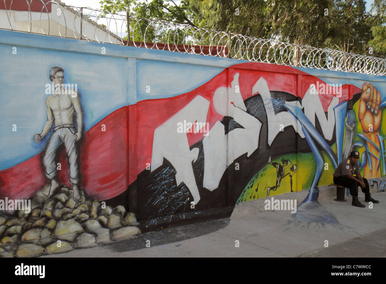 Woman nicaragua mural hi-res stock photography and images - Alamy