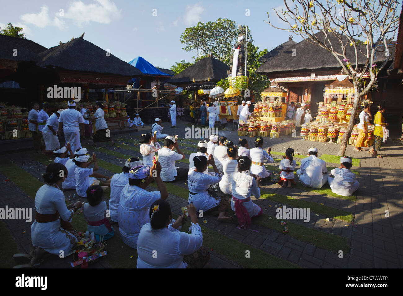 Ceremony of the tropics hi-res stock photography and images - Alamy