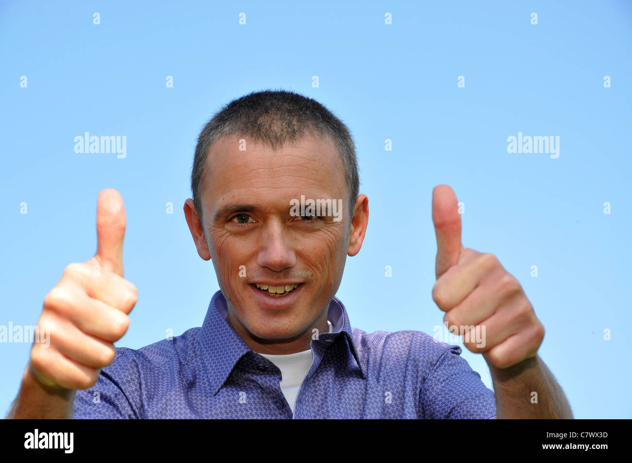 Thumbsup hi-res stock photography and images - Alamy