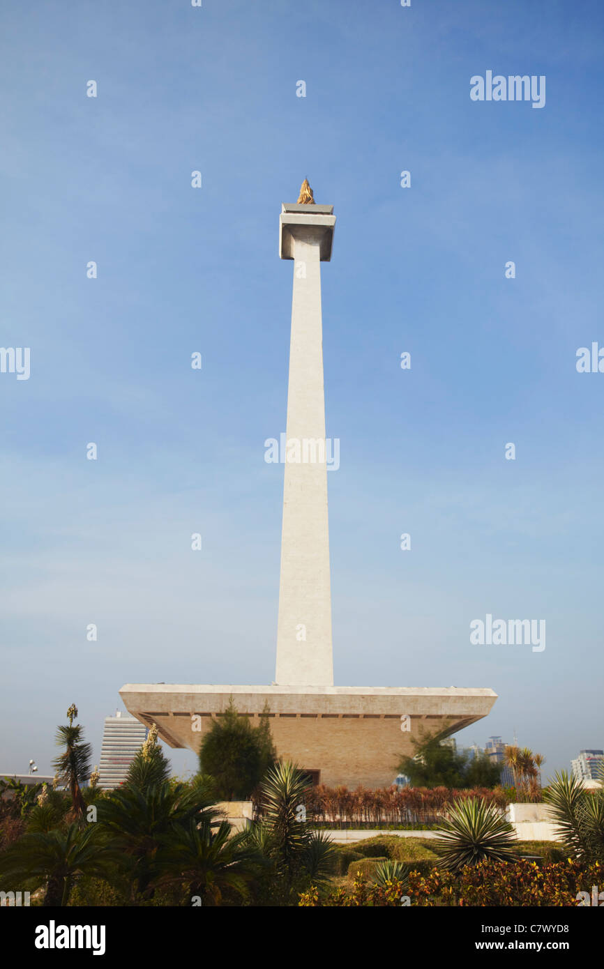 National monument merdeka square hi-res stock photography and images ...