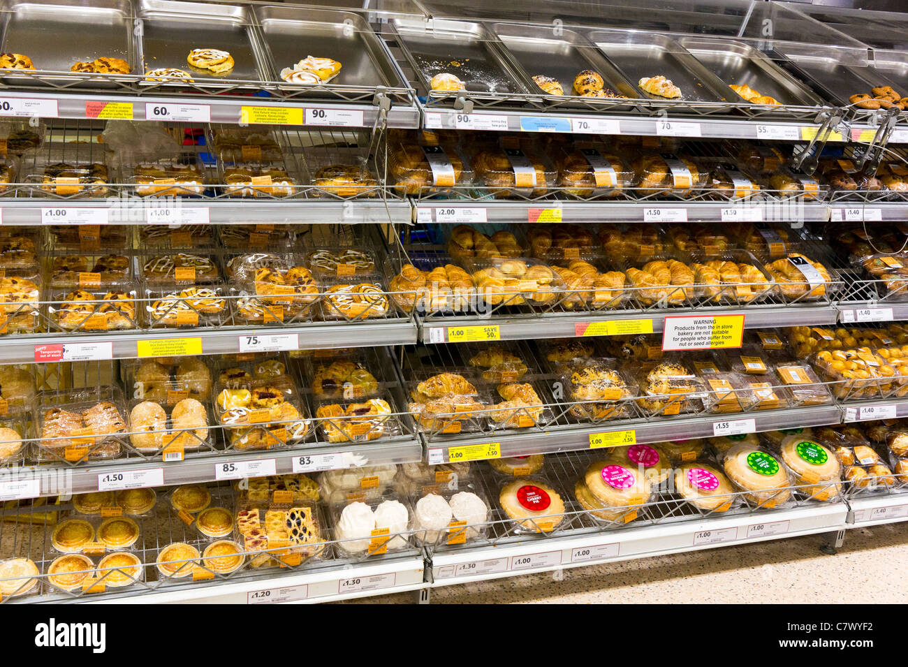 Tesco store hi-res stock photography and images - Alamy