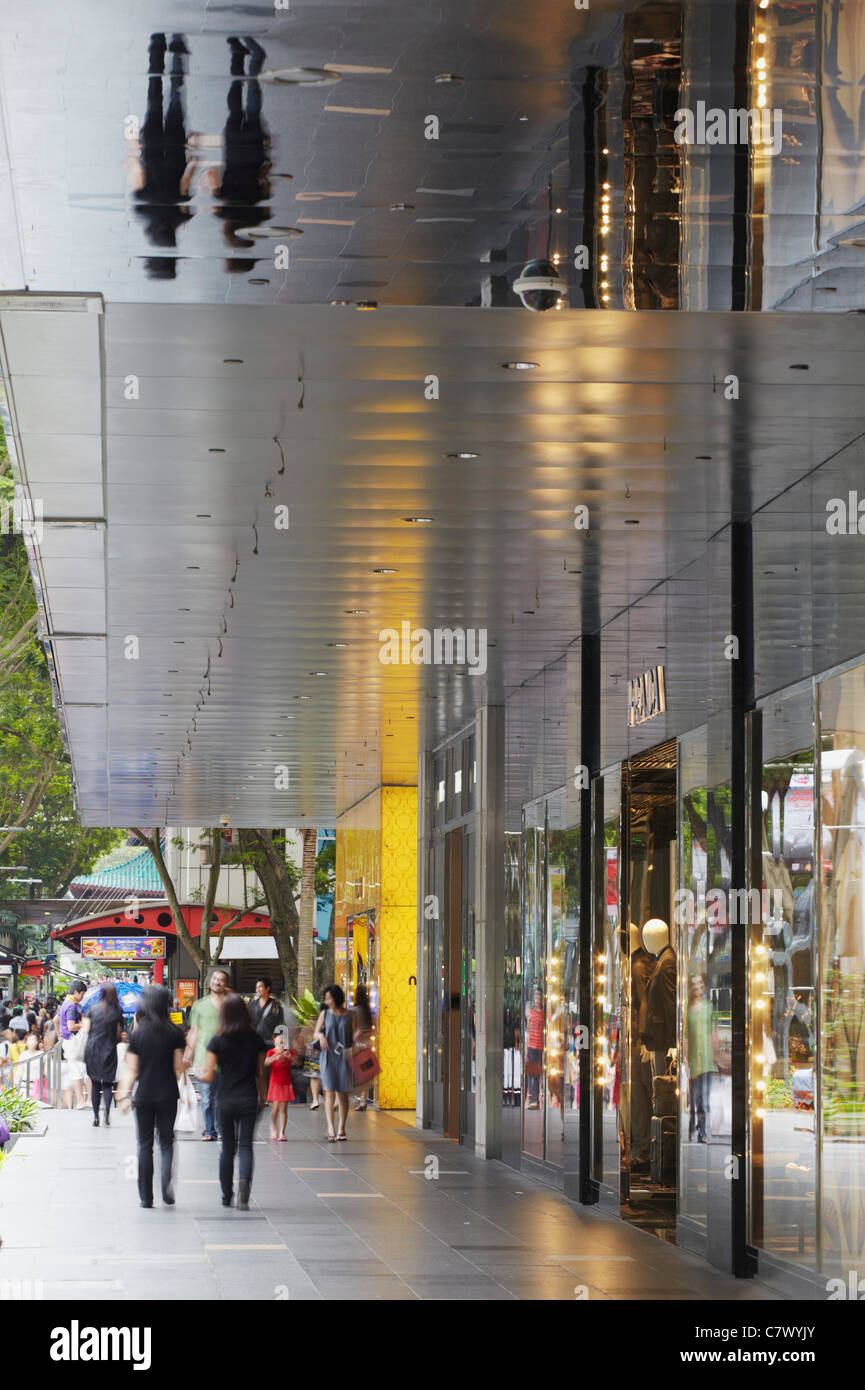 People walking past shops on Orchard Road, Singapore Stock Photo - Alamy