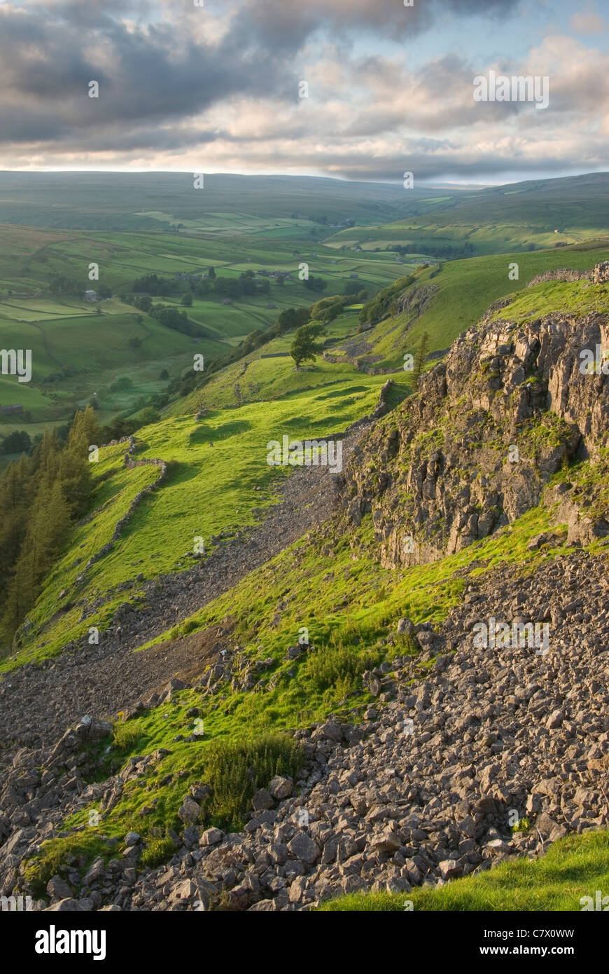 Yorkshire dales quarry hi-res stock photography and images - Alamy