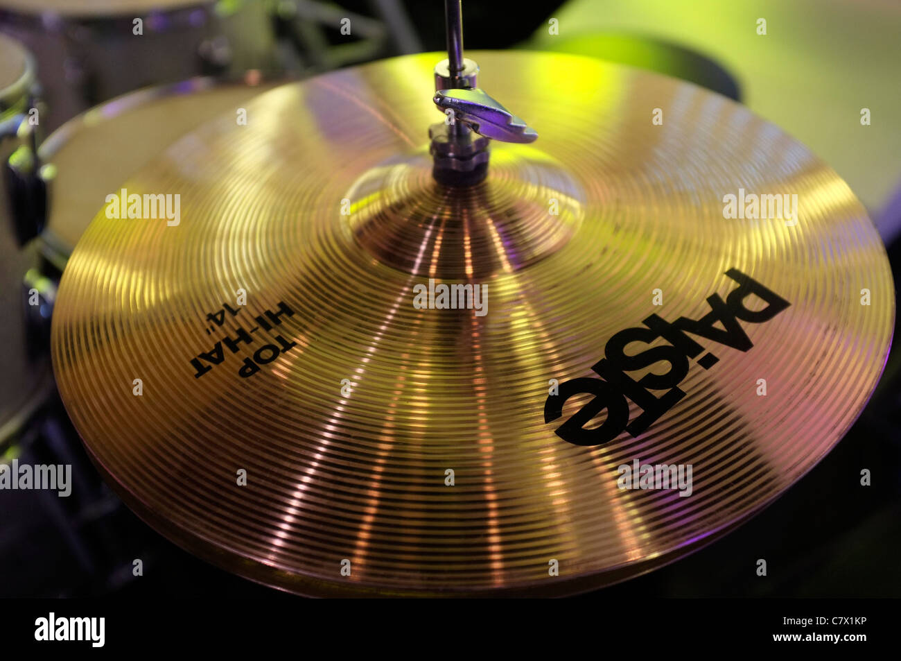 Cymbals hi-res stock photography and images - Alamy