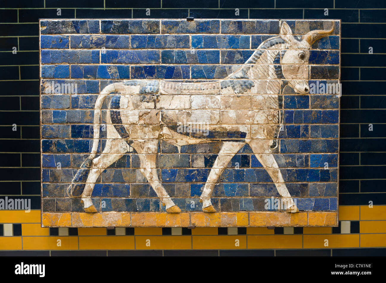 Bull on Babylonian mosaic, fragment of the Ishtar Gate Stock Photo - Alamy