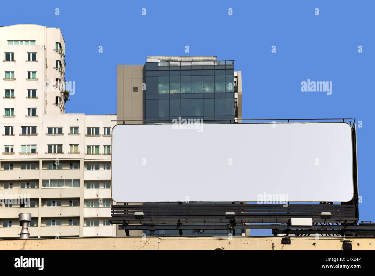 Large billboard building hi-res stock photography and images - Alamy