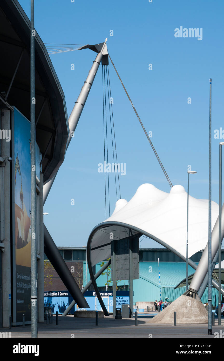 Display panel cover and stadium roof supporting beam and cables at the ...