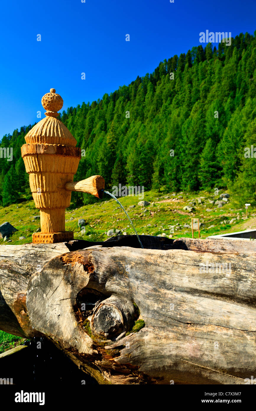 Water trough hi-res stock photography and images - Alamy
