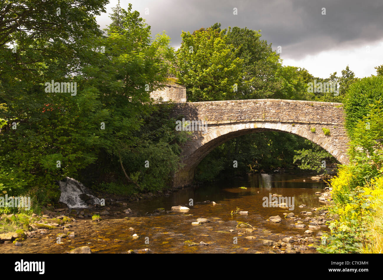 The famous bridge at Langthwaite in Arkengarthdale in North Yorkshire ...