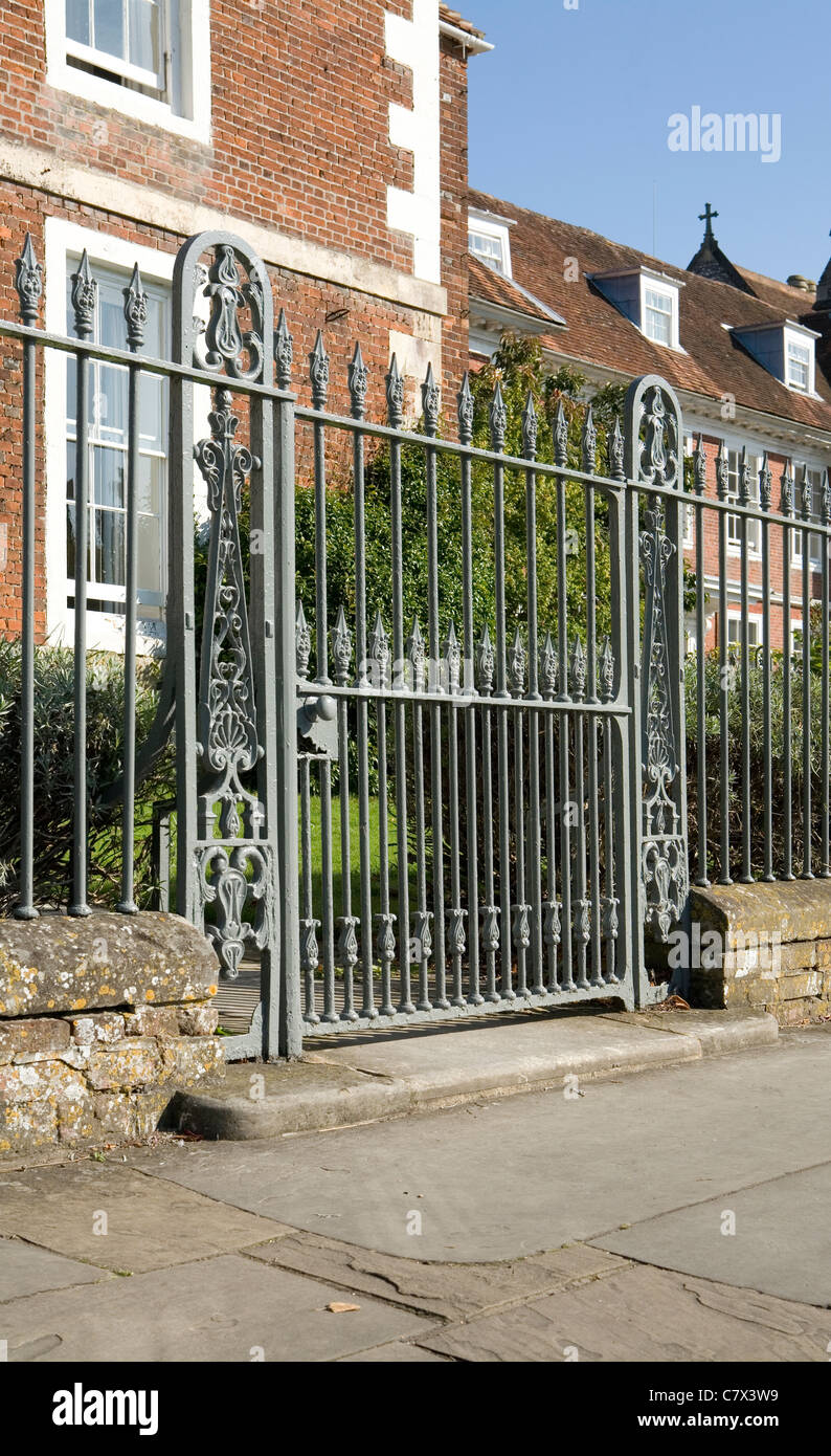 Wrought iron railings hi-res stock photography and images - Alamy