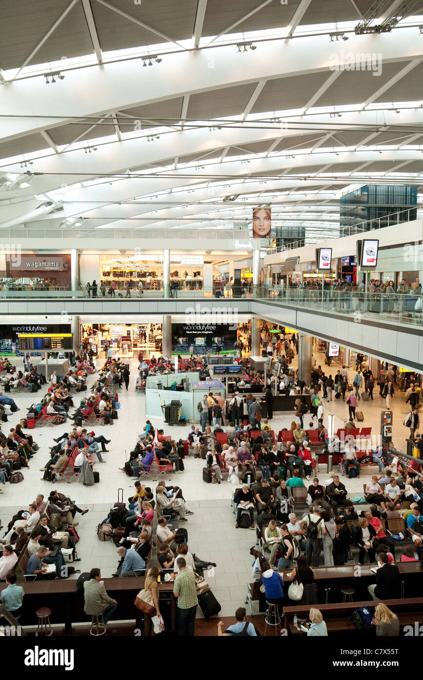 Overview of interior of Terminal 5, Heathrow airport London UK Stock ...