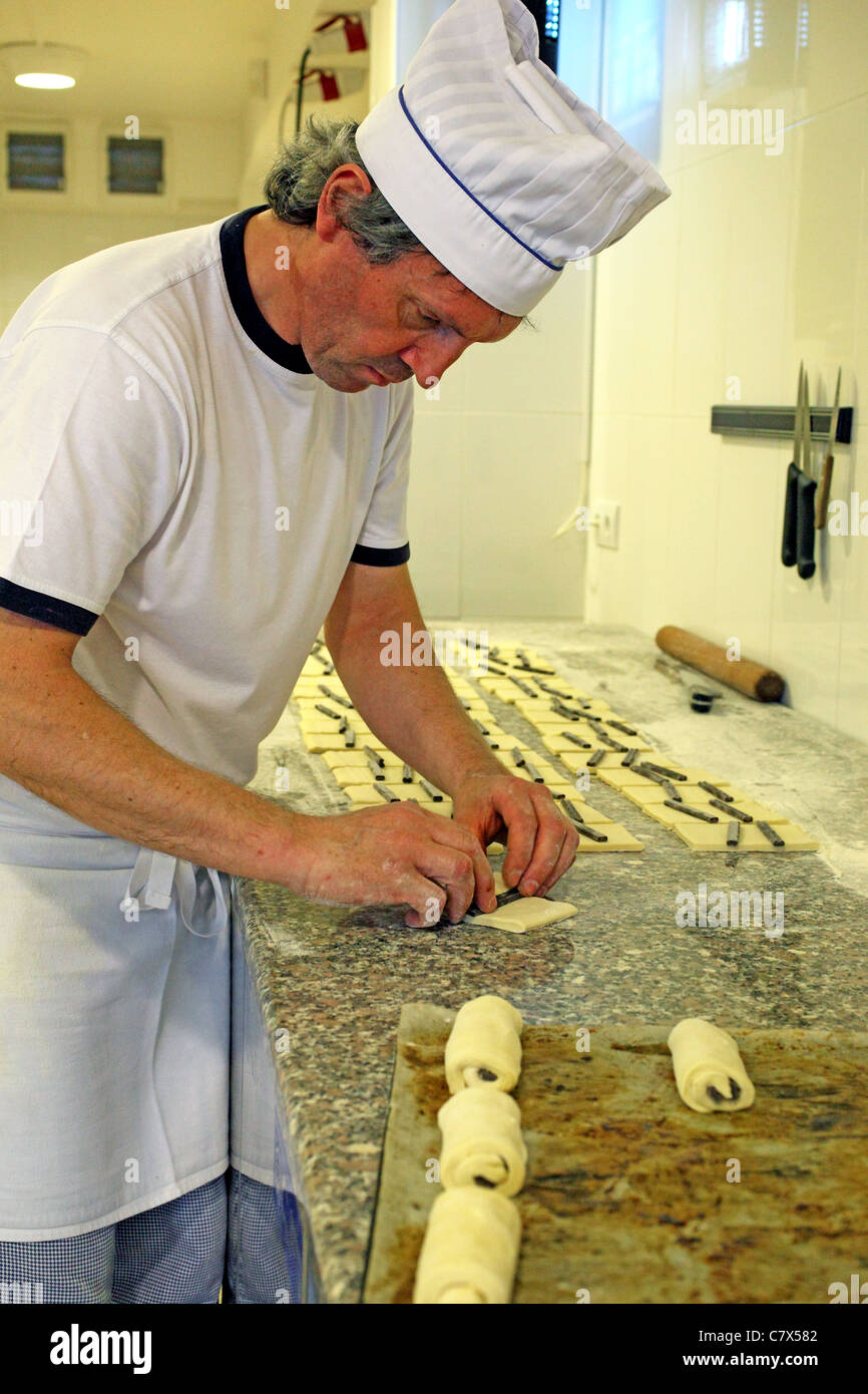 pastry chef cooking Stock Photo - Alamy