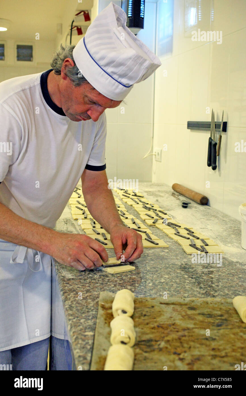 pastry chef cooking Stock Photo - Alamy