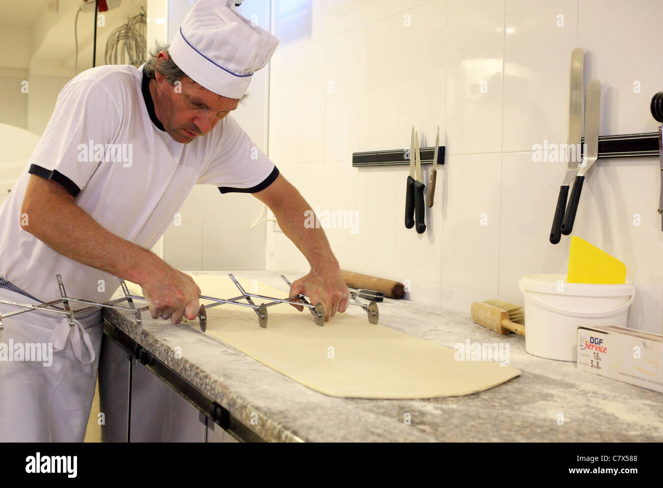 pastry chef cooking Stock Photo - Alamy