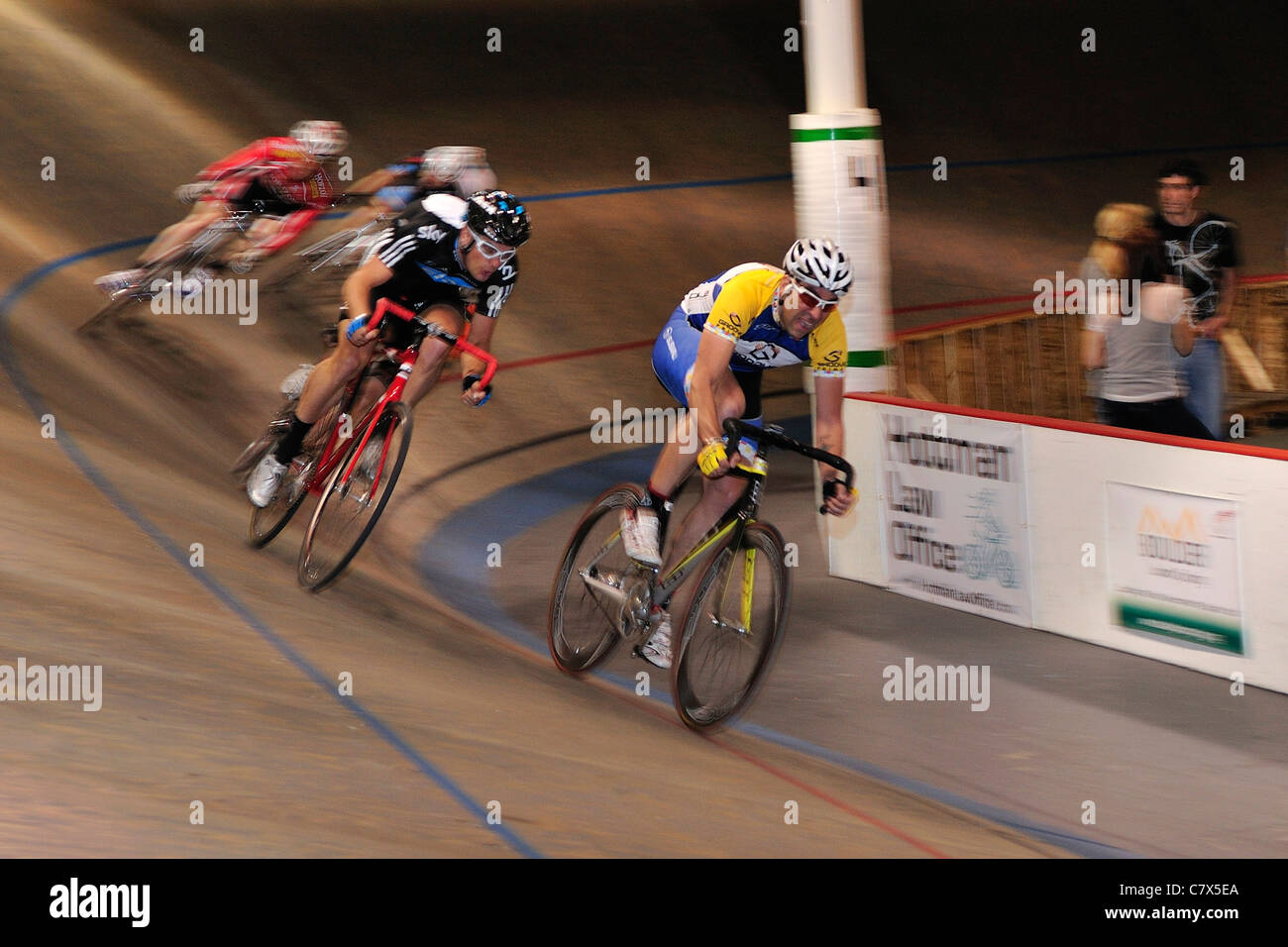 Velodrome track racing Stock Photo - Alamy