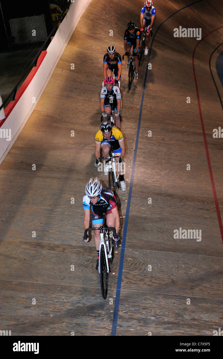 Velodrome track racing Stock Photo - Alamy