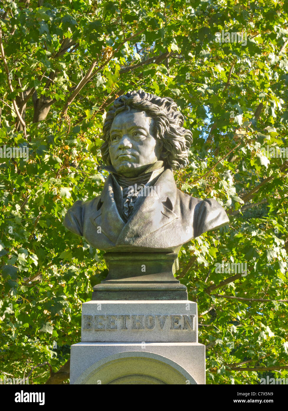 Sculpture of beethoven hi-res stock photography and images - Alamy