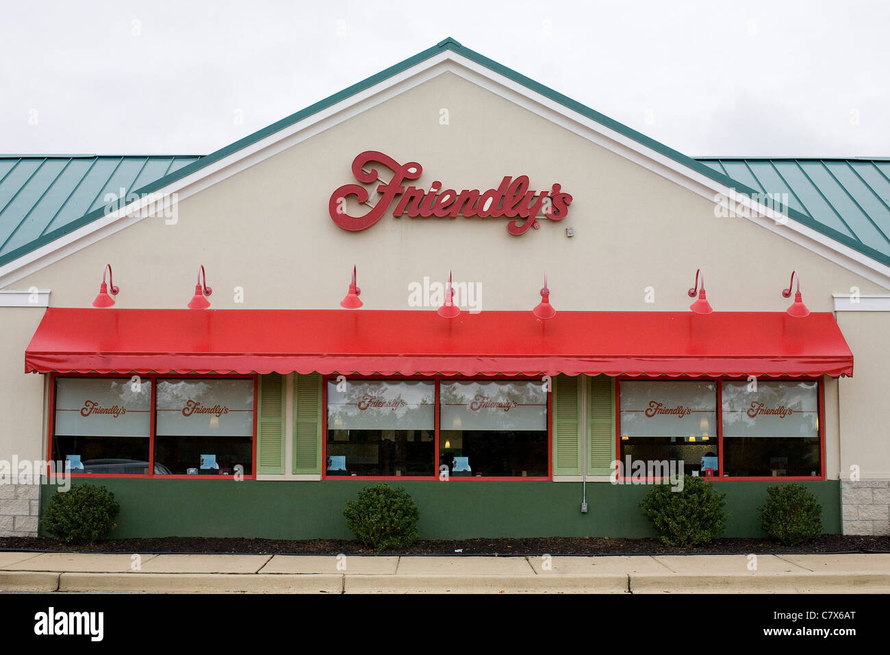 A Friendly's restaurant Stock Photo - Alamy