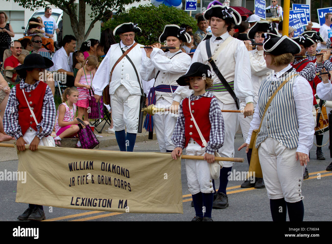 Children marching parade hi-res stock photography and images - Alamy