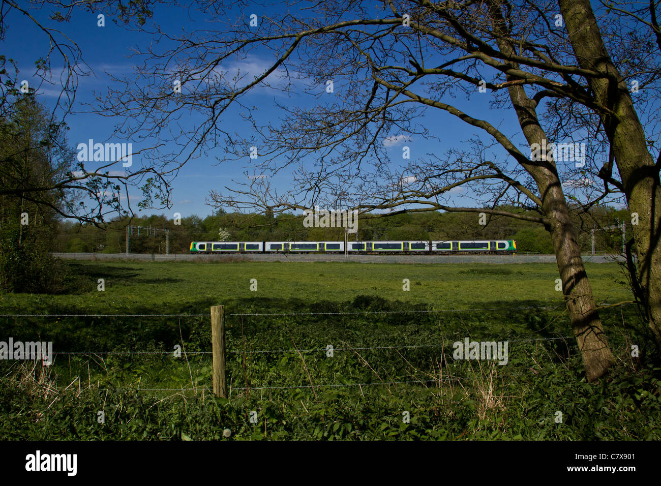 Class 350 train hi-res stock photography and images - Alamy