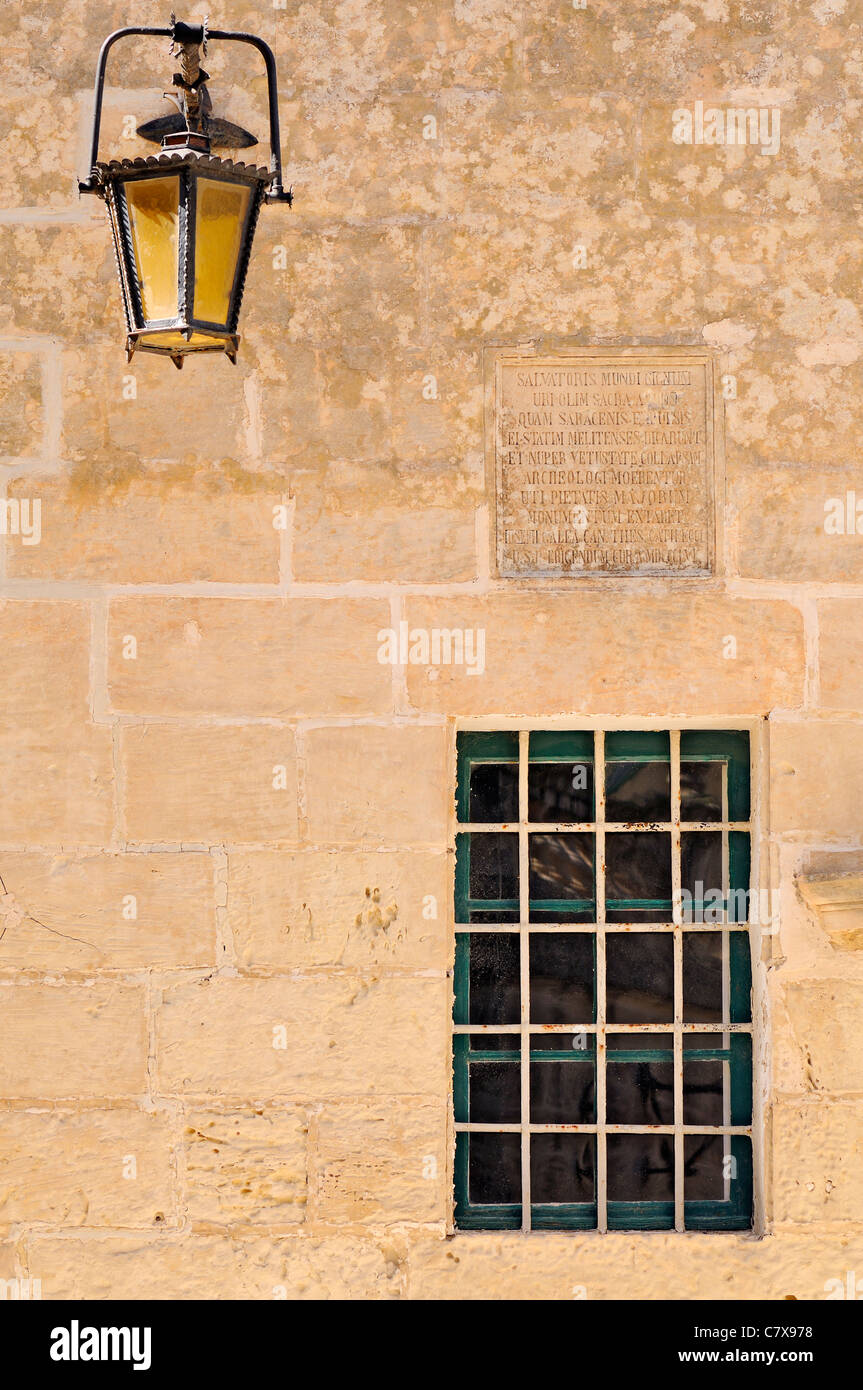 Trellis window hi-res stock photography and images - Alamy