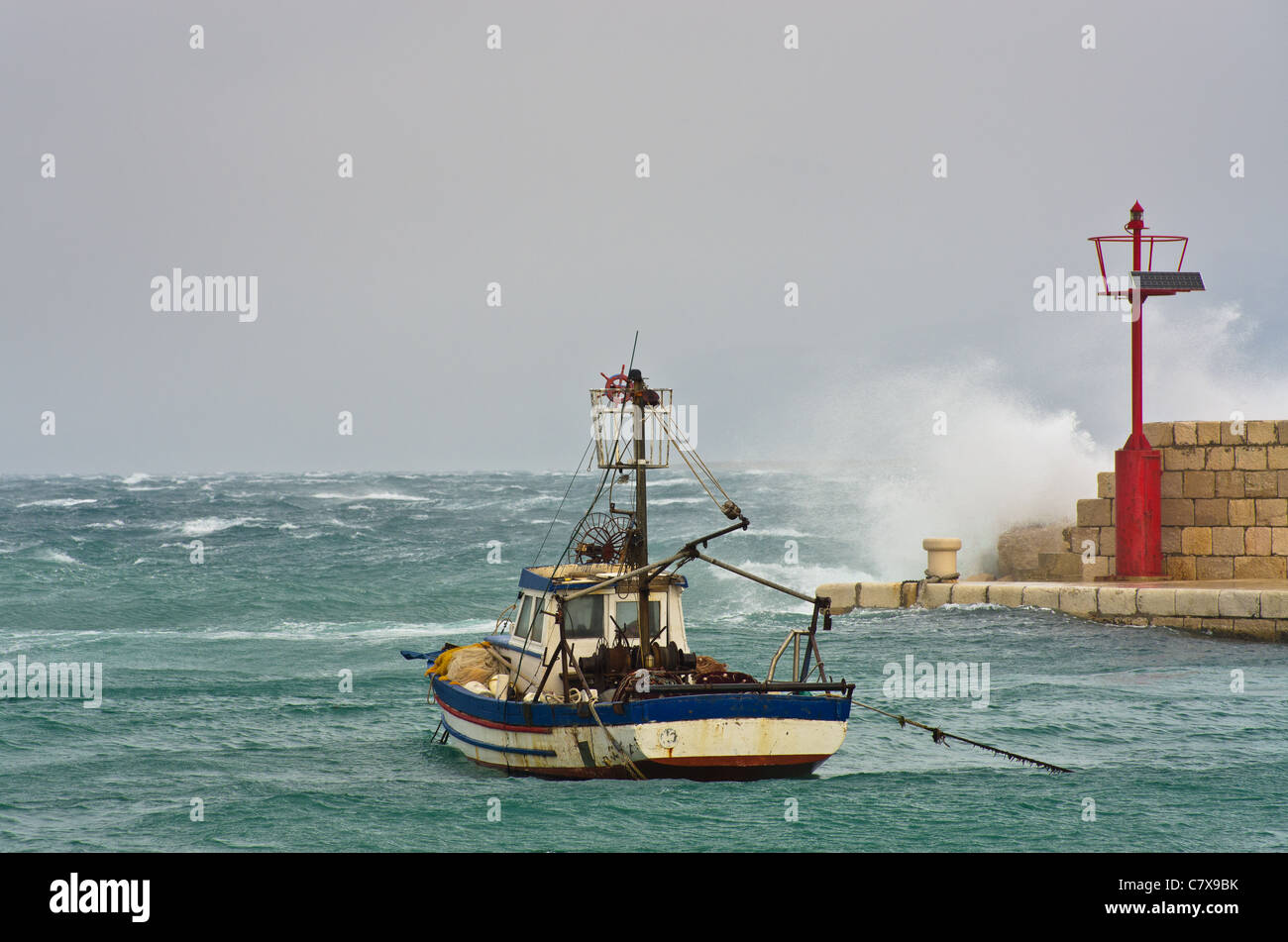 Strong wind elements weather hi-res stock photography and images - Alamy