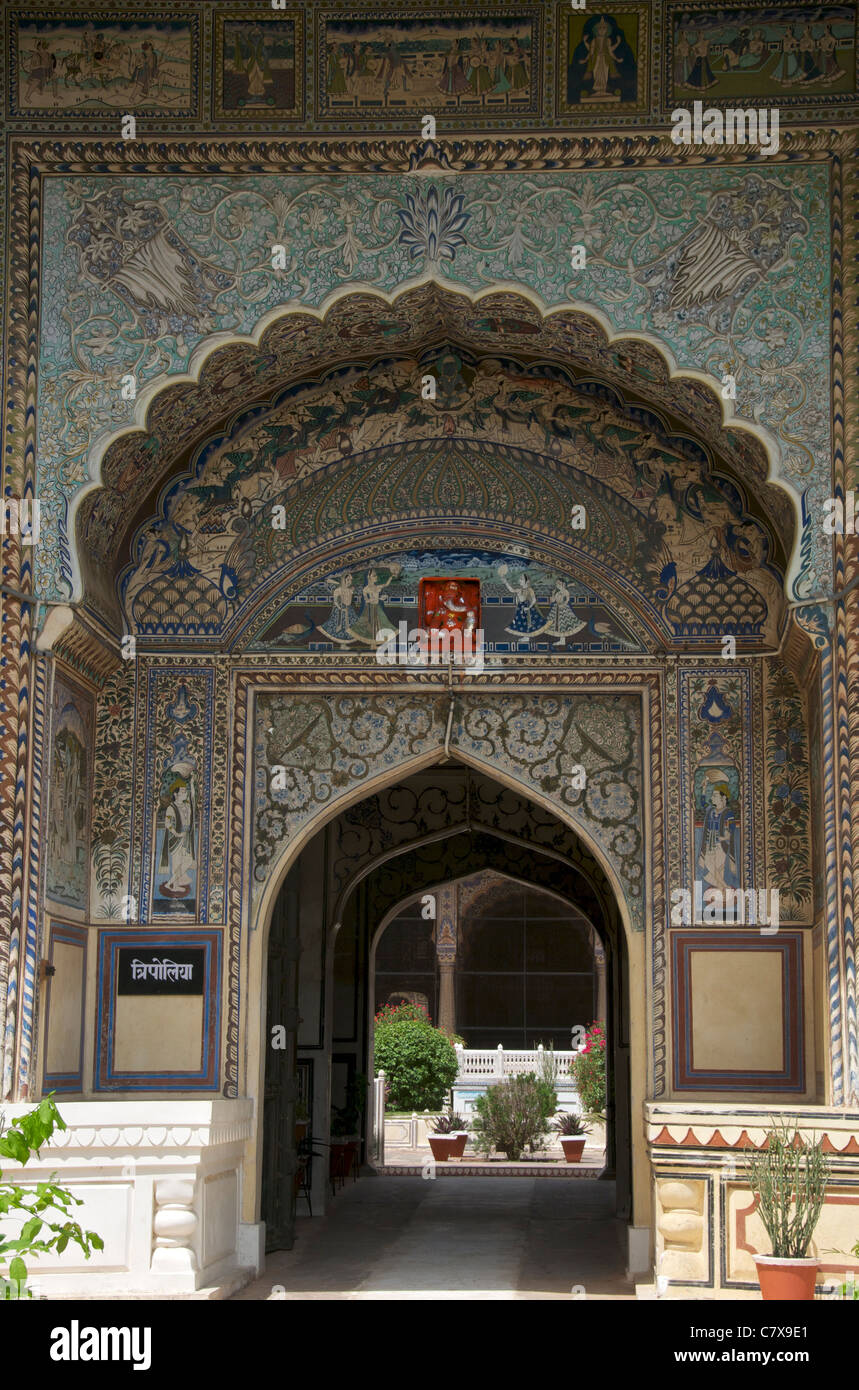 Old gate entrance hi-res stock photography and images - Alamy