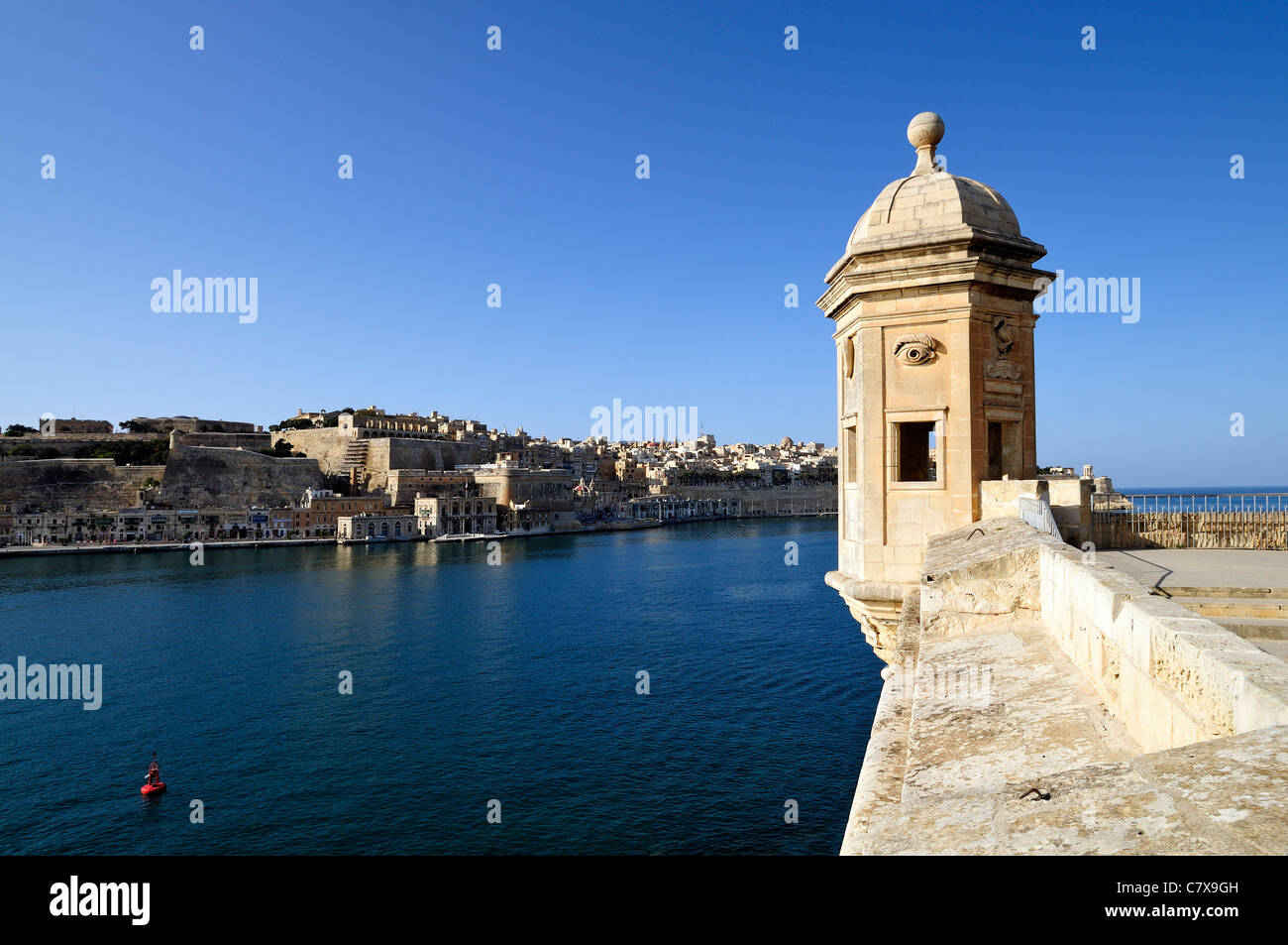 Harbour edge hi-res stock photography and images - Alamy