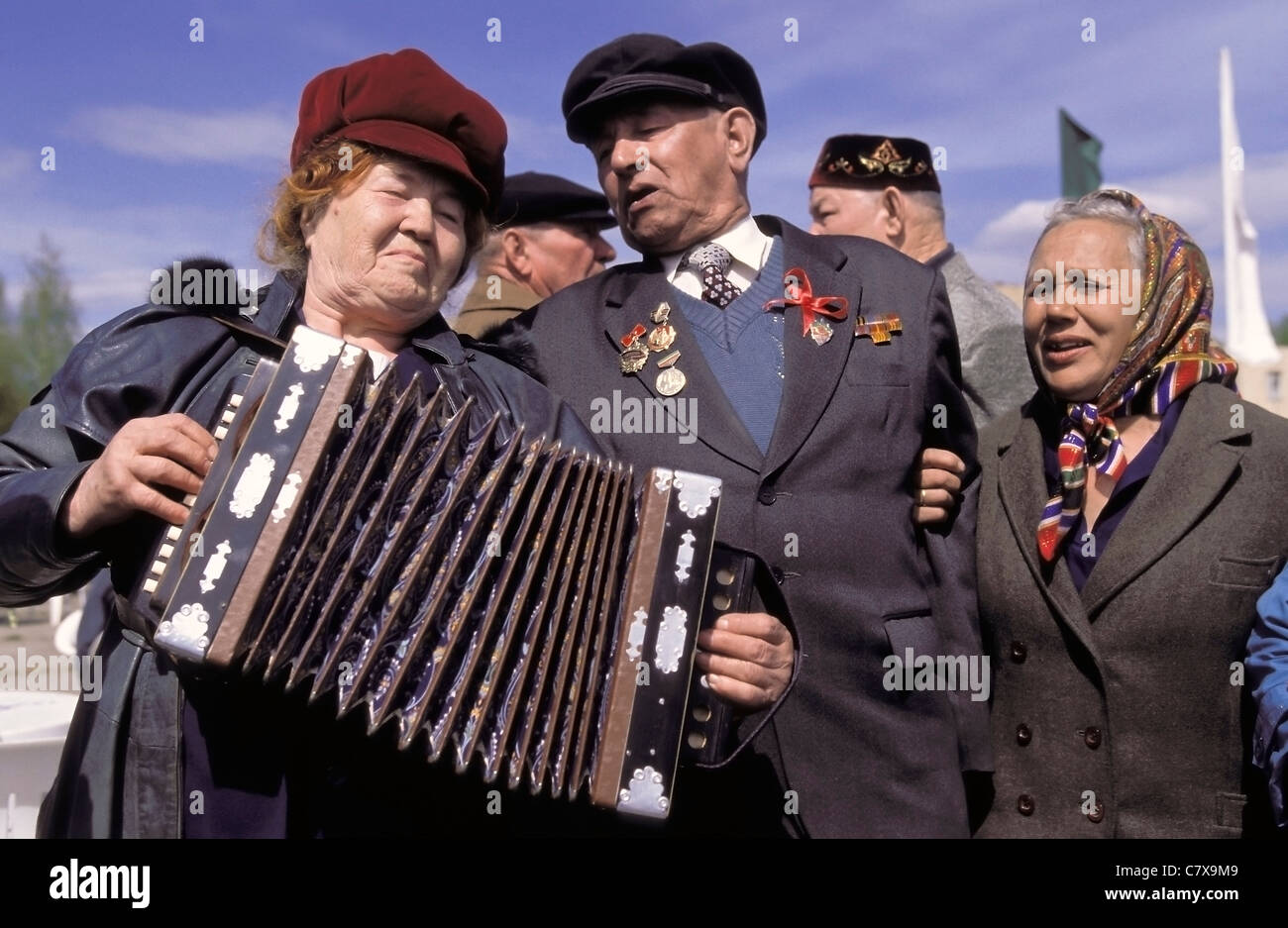 Veterans of the Second World war sing songs on the Holiday of the ...