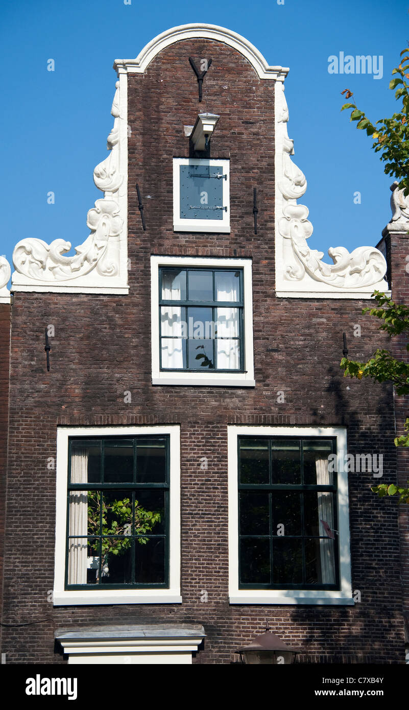 Traditional building design in Amsterdam Stock Photo - Alamy