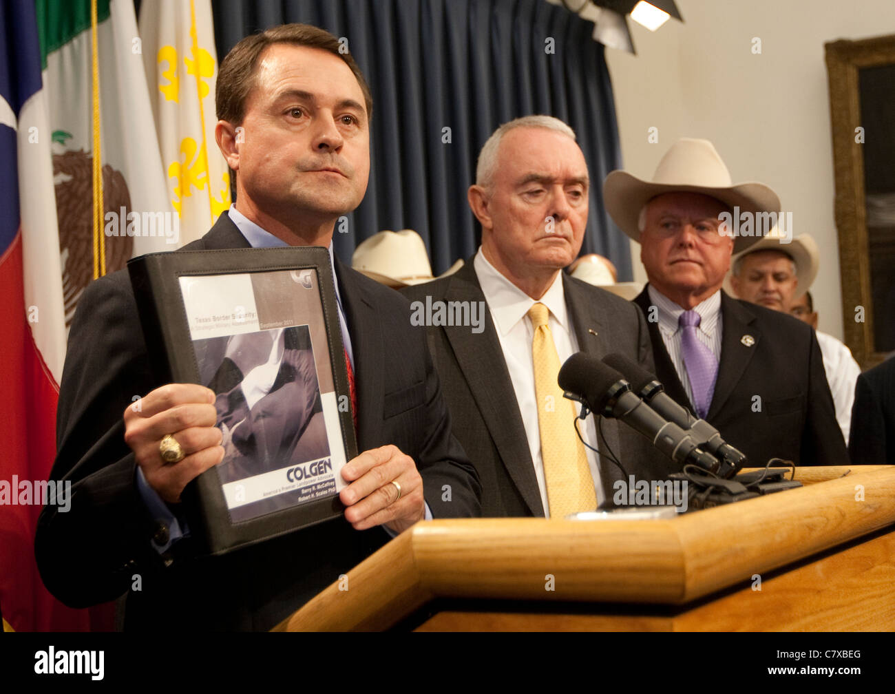 Press conference report hi-res stock photography and images - Alamy