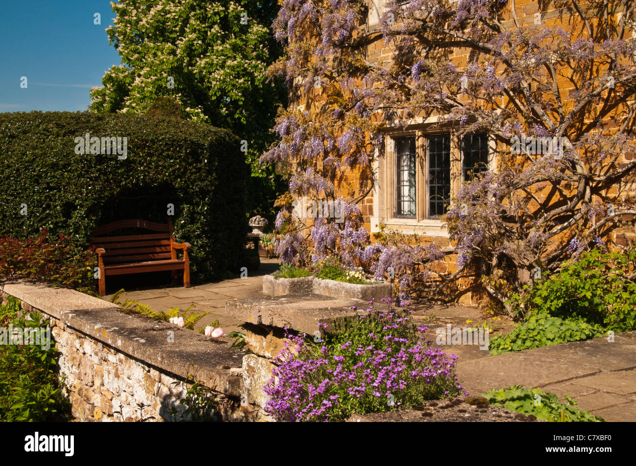 Coton manor hi-res stock photography and images - Alamy