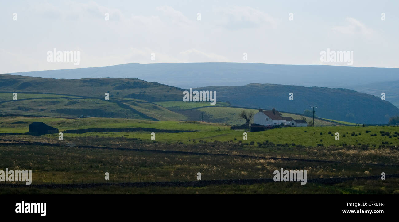 Remote hill farm hi-res stock photography and images - Alamy