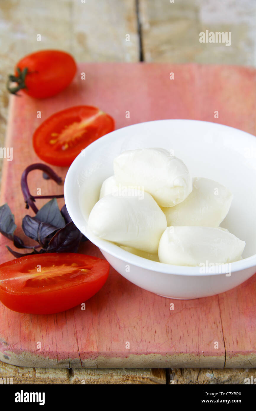 Baby mozzarella cheese balls hi-res stock photography and images - Alamy