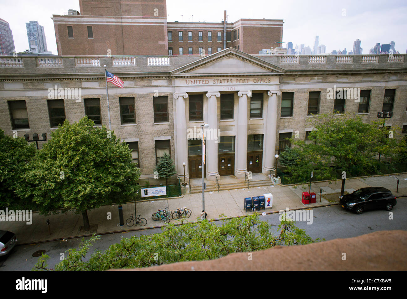 The USPS Long Island City Post Office in New York Stock Photo - Alamy