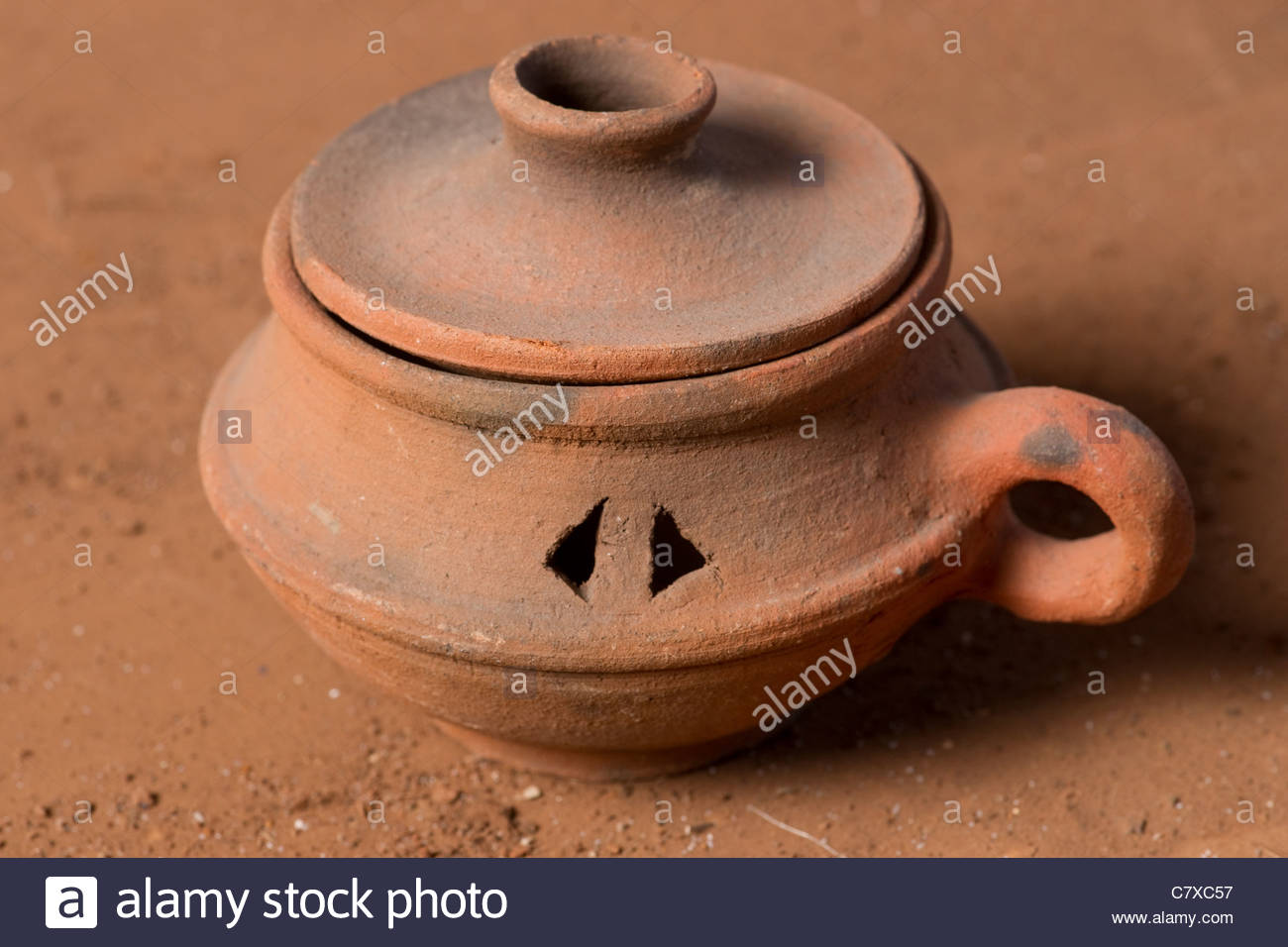 African Pots Stock Photos & African Pots Stock Images - Alamy