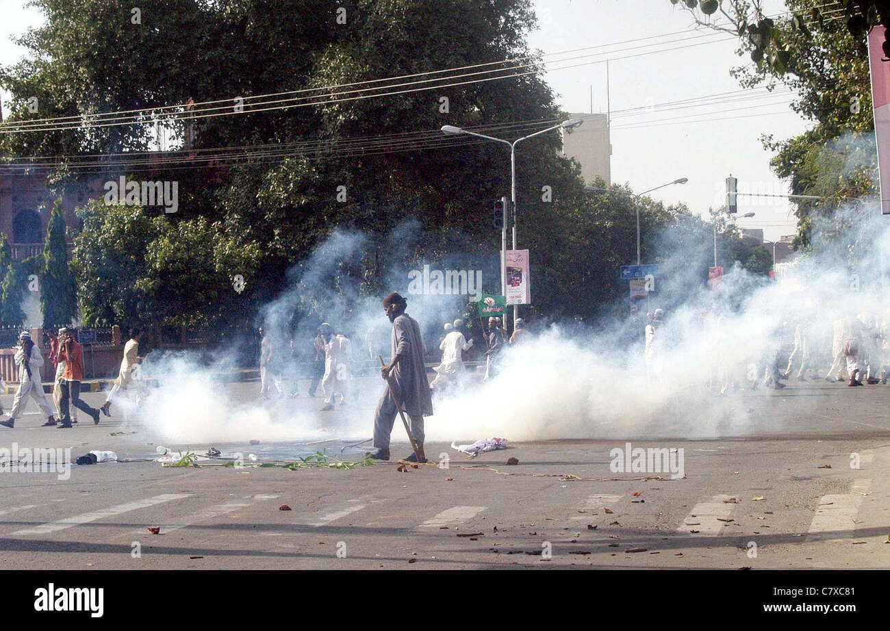 Smoke rise from tear gas shells hi-res stock photography and images - Alamy