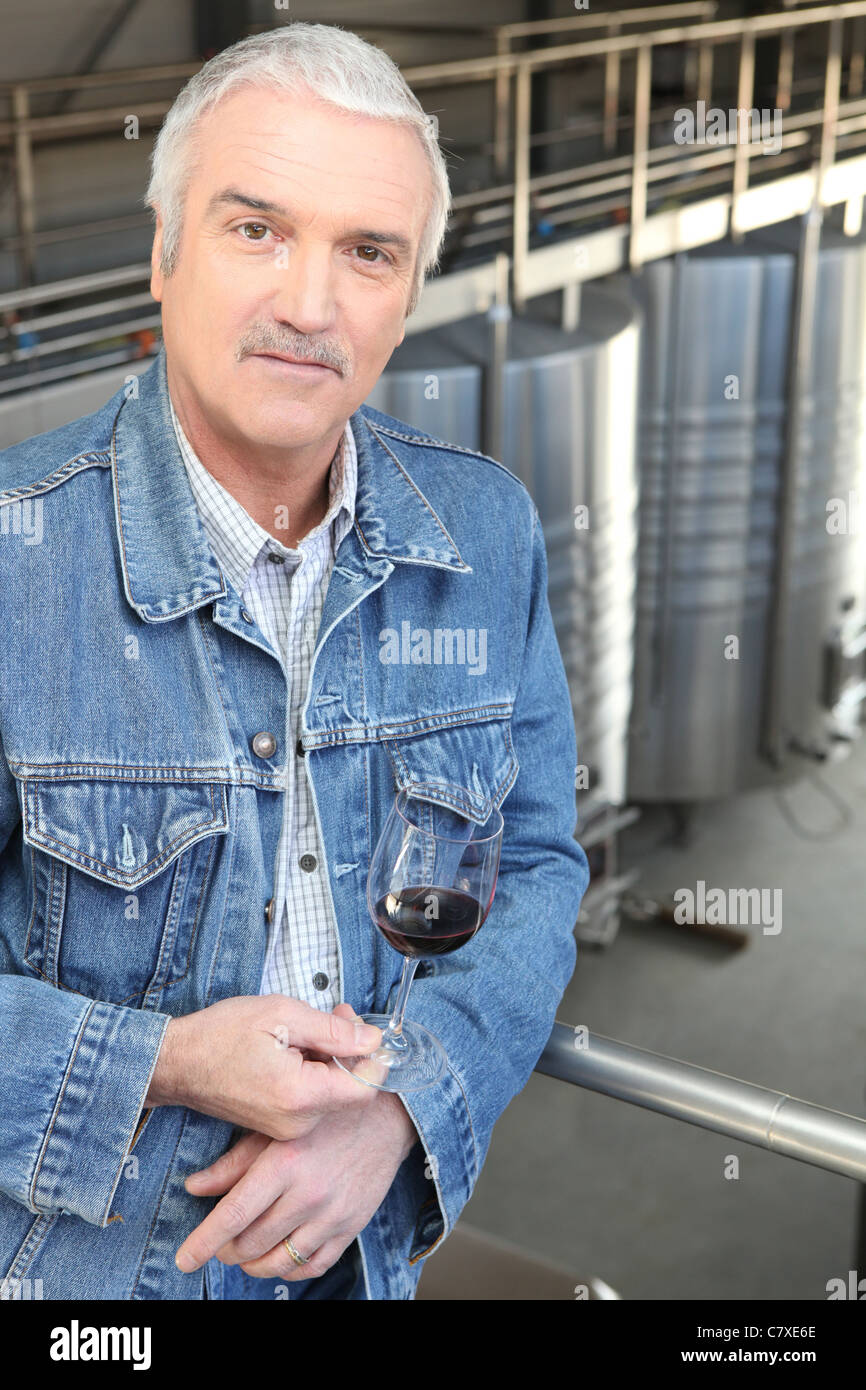Tasting vessels hi-res stock photography and images - Alamy
