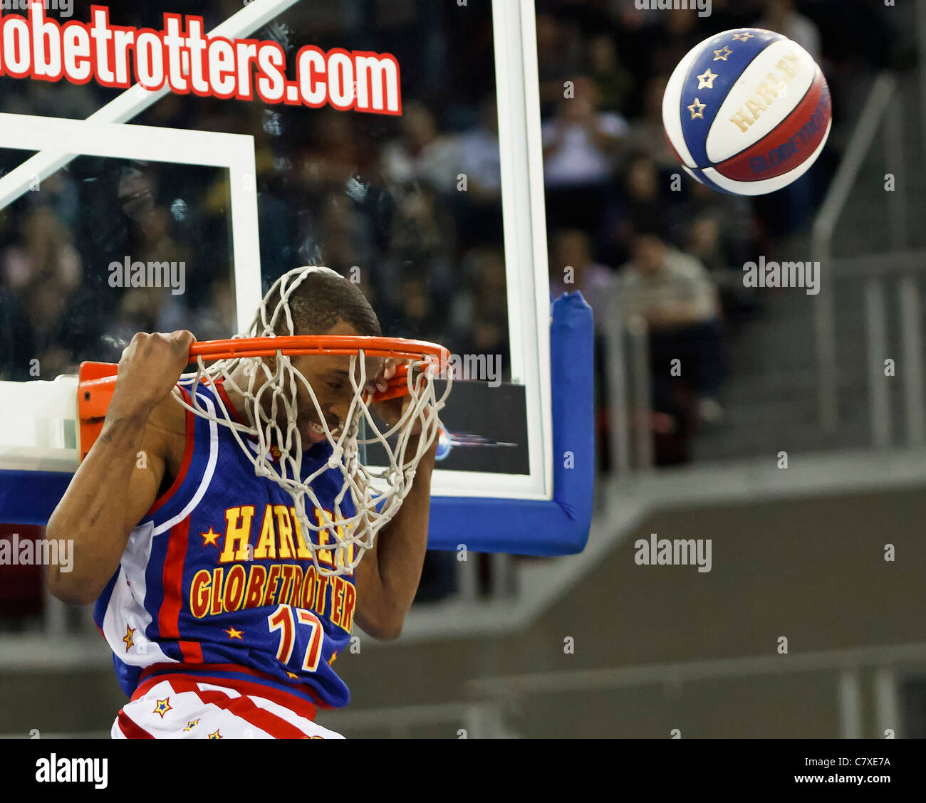 Harlem globetrotters hi-res stock photography and images - Alamy