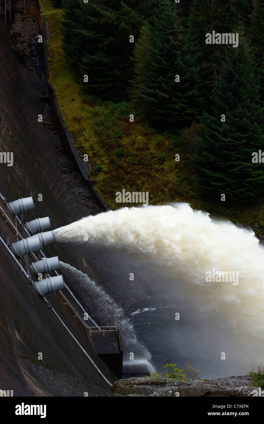 Loch Laggan Dam in Scotland UK Stock Photo - Alamy