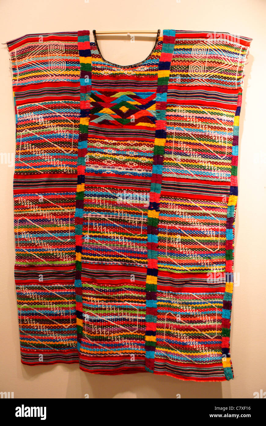 Huipiles hi-res stock photography and images - Alamy