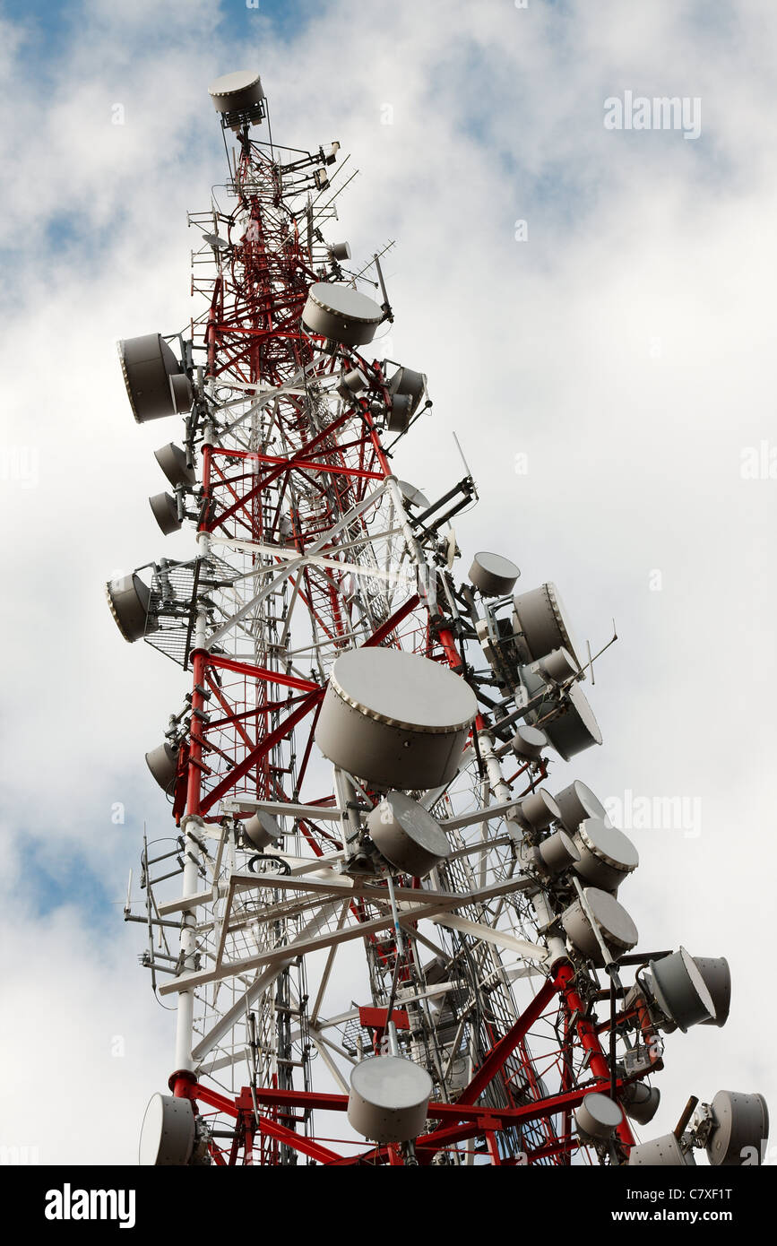 Tall transmitter tower with lots of antennas Stock Photo - Alamy