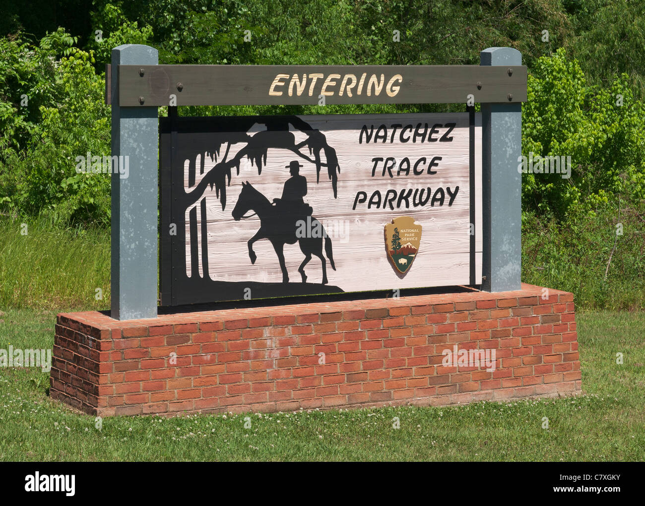 Mississippi, Natchez Trace Parkway, entrance sign near Natchez Stock ...