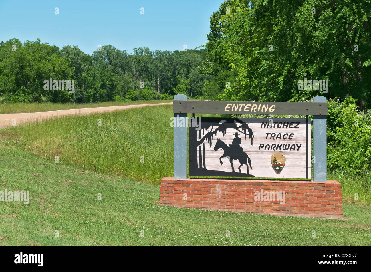 Mississippi, Natchez Trace Parkway, entrance sign near Natchez Stock ...