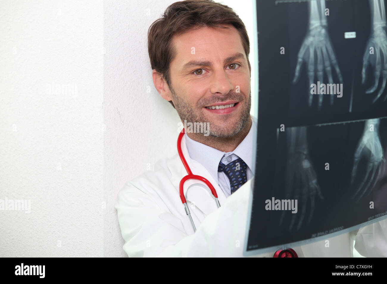 portrait of a doctor with radiography Stock Photo - Alamy