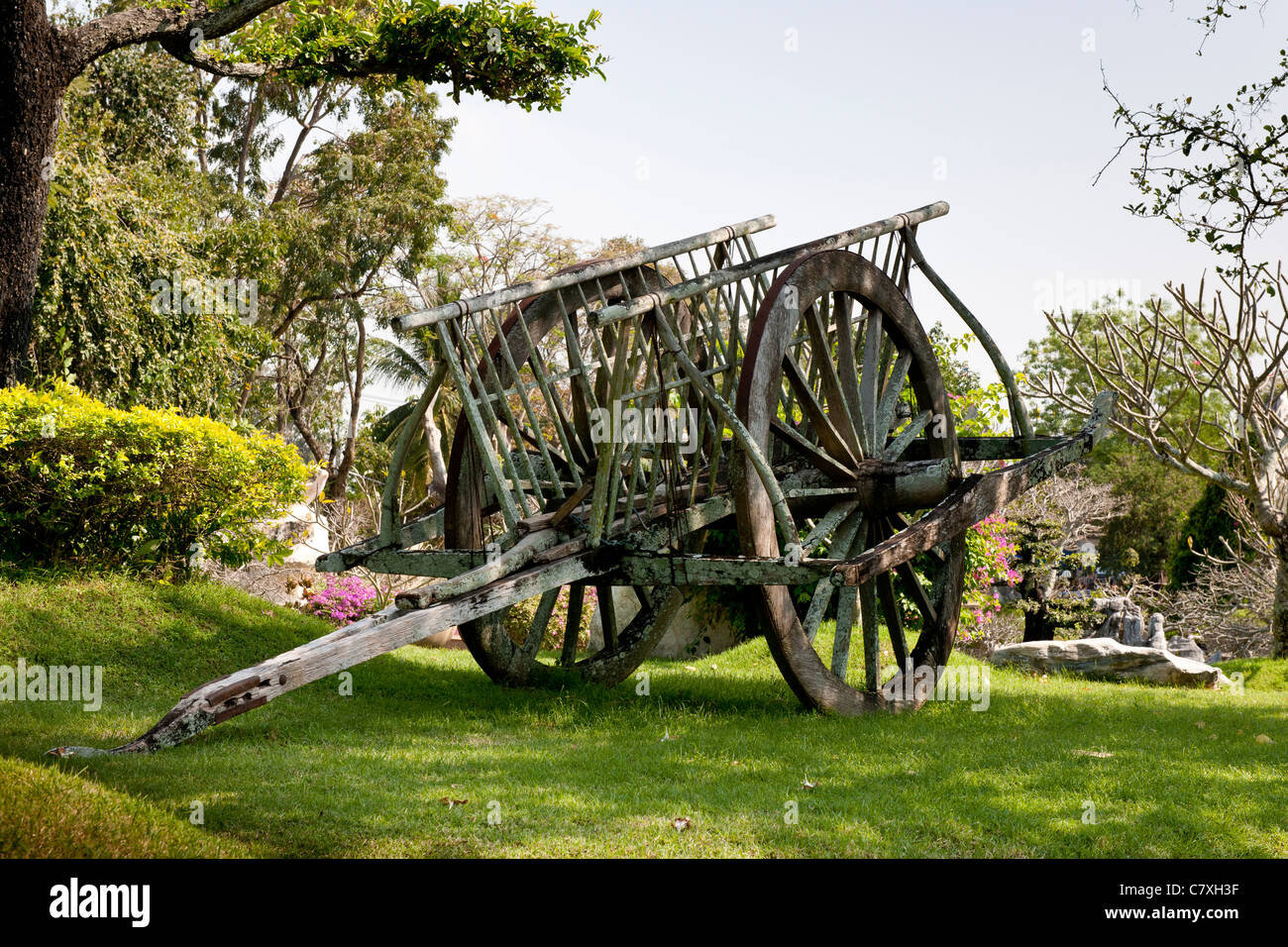Wheel hay cart hi-res stock photography and images - Alamy