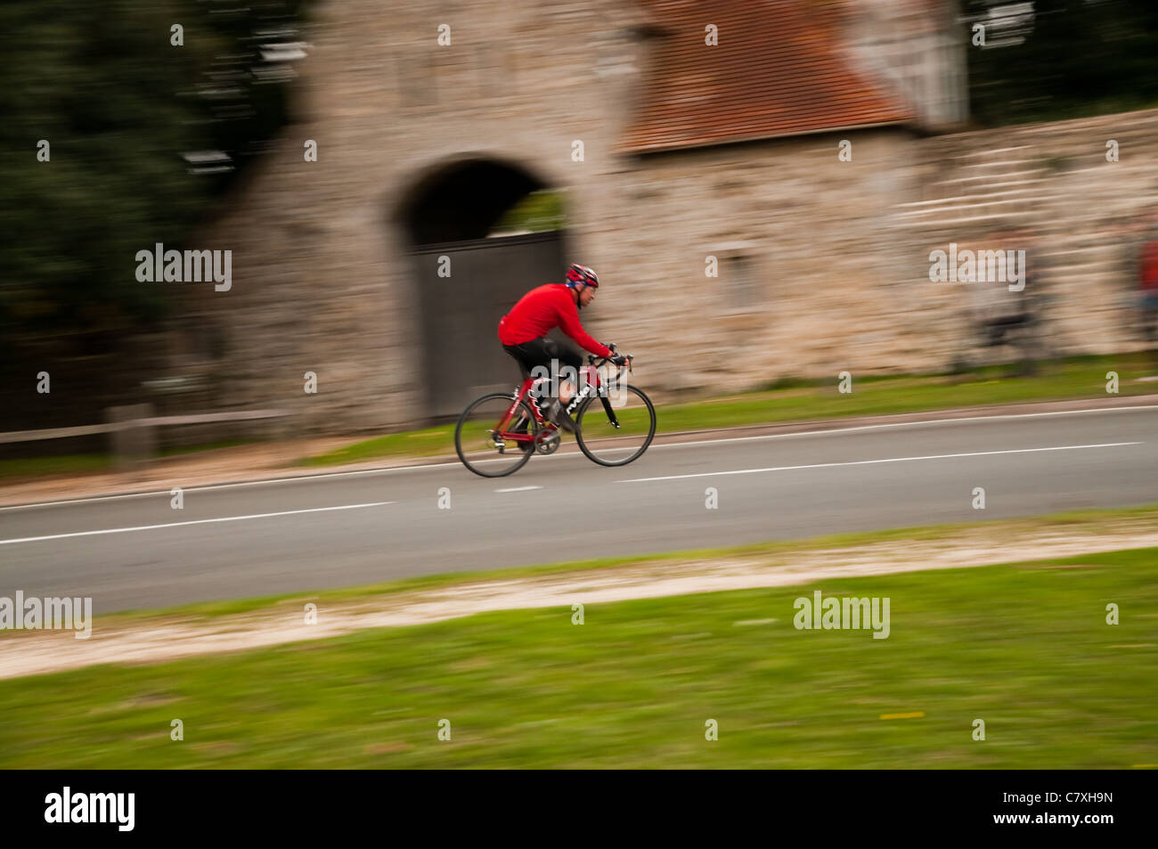 Cyclist with movement hi-res stock photography and images - Alamy