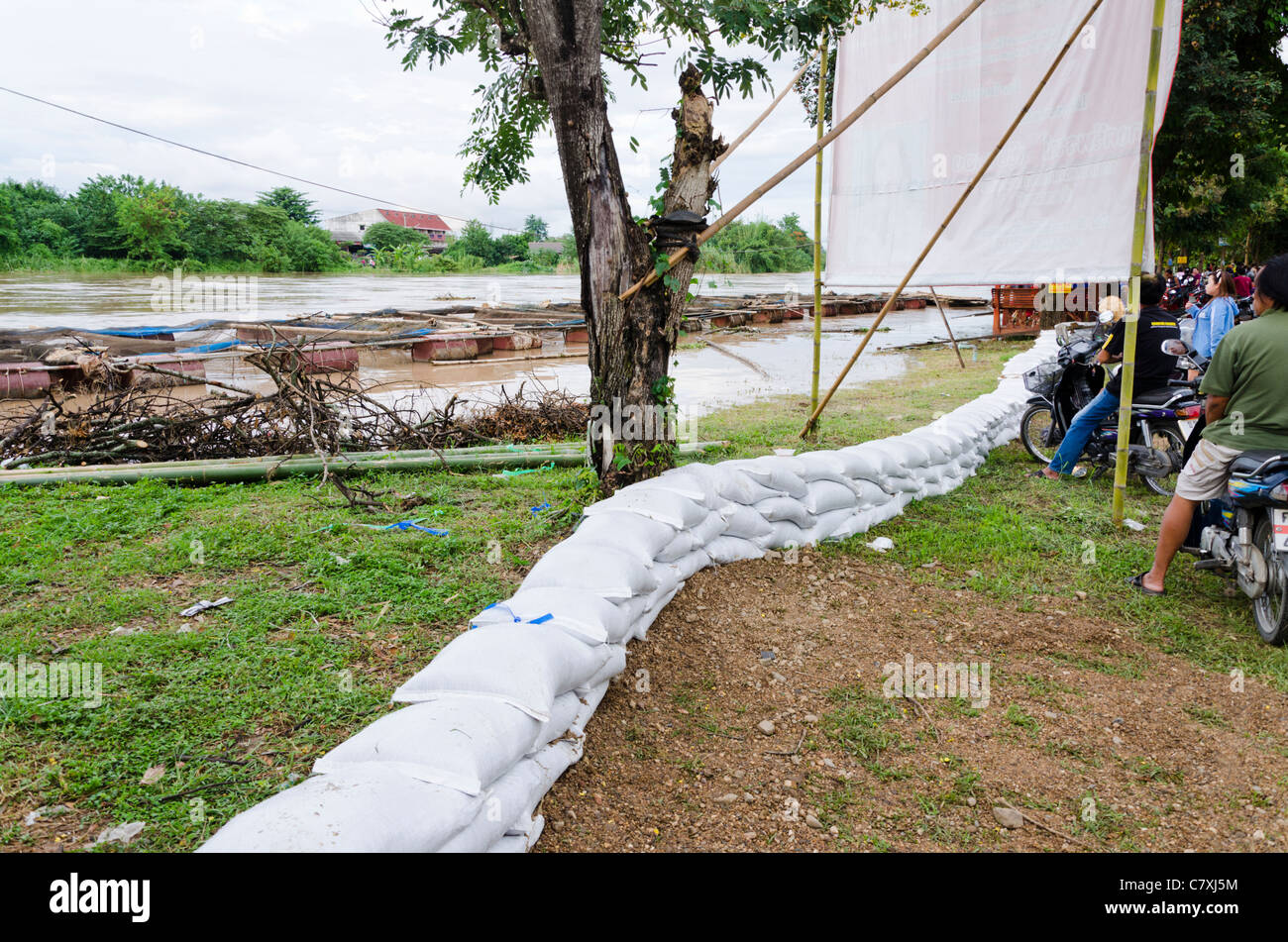 Sandbags river hi-res stock photography and images - Alamy