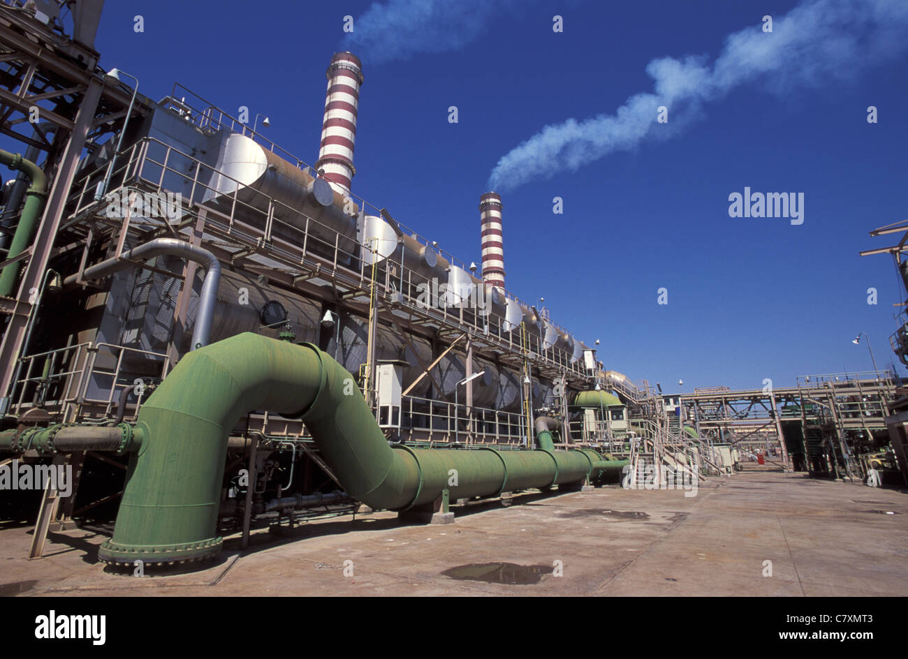 Desalination plant kuwait hi-res stock photography and images - Alamy