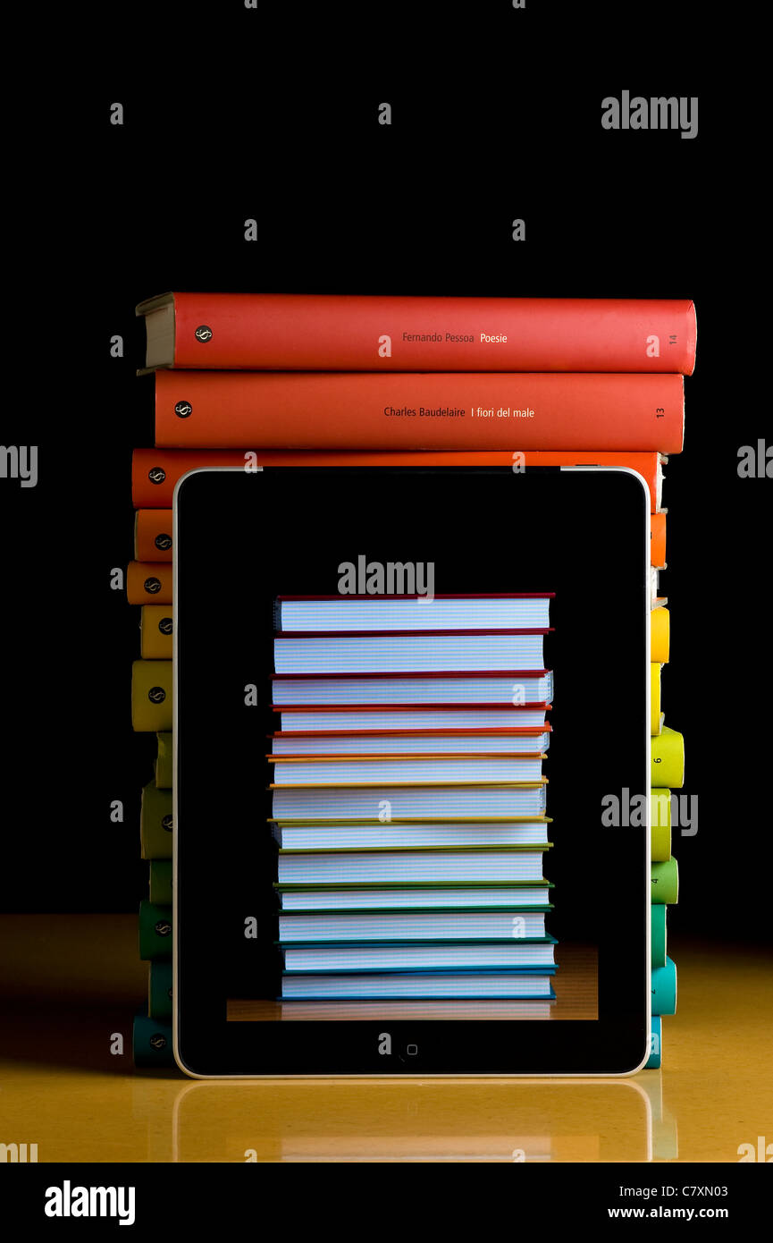 Ipad e books hi-res stock photography and images - Alamy